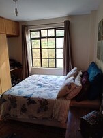 Quarto Deluxe | Ferro/tábua de engomar, Wi-fi grátis, roupa de cama fornecida 