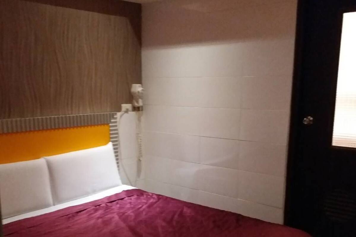 Secretária, cortinas/cortinados opacos, Wi-fi grátis
