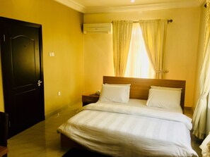 Suite Executiva | 1 quarto, cofre no quarto, secretária, Wi-fi grátis