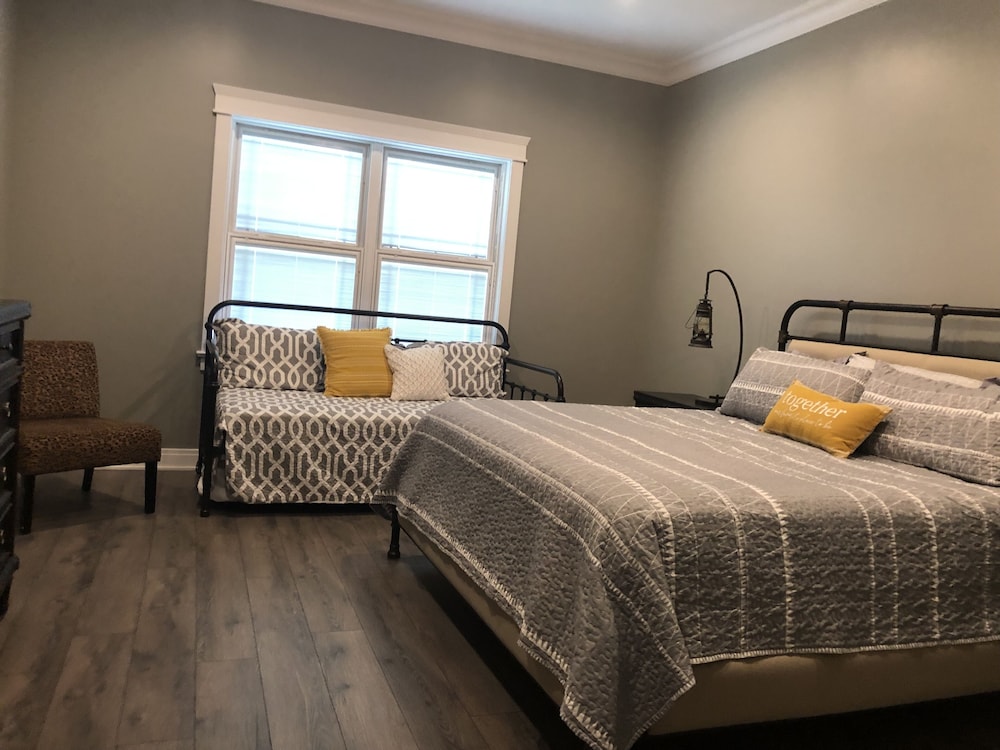 4 Dormitorios, Nueva Construcción Con Piscina Privada Y Pozo De Fuego - South Haven, MI