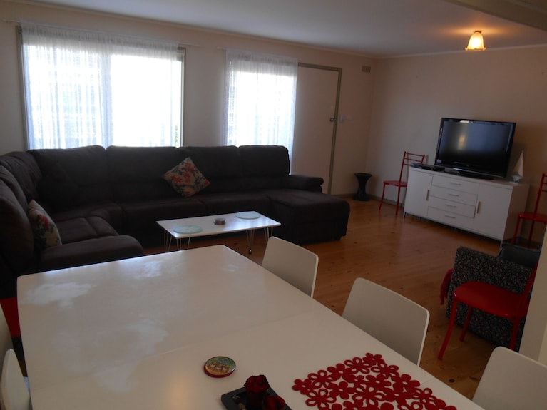 Sea Rose ~ Short Walk To The Beach And Shops! Off Peak Special! - Port Vincent