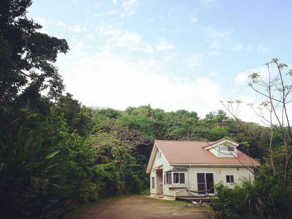 Guest House Iroha - Okinawa, Japan