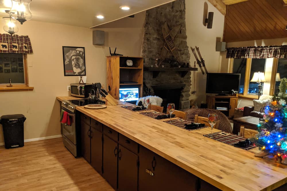 The 9 Best Taos Vrbo Rentals Near The Ski Slopes TravelAwaits the-9-best-taos-vrbo-rentals-near-the-ski-slopes-travelawaits