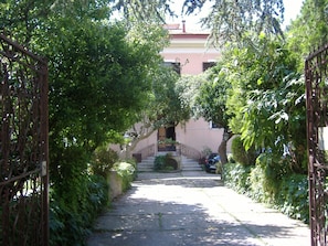 Entrada do alojamento