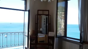 Quarto Duplo, vista para o mar (Brezza di Mare) | Cortinas/cortinados opacos, berços/camas para crianças