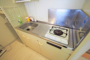 Quarto Standard, 1 quarto | Cozinha privada | Um frigorífico, um micro-ondas
