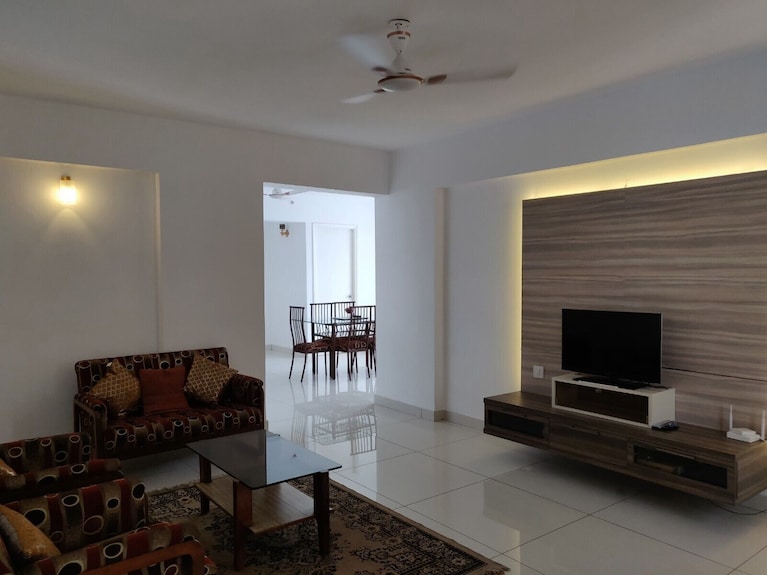 Amazing Lake View Sky Condo | Luxury 3 Bedroom Apartment In The City - Chennai