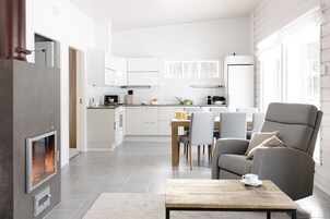 Medium Villa | Cozinha compartilhada | Geladeira, micro-ondas, fogão, cooktop