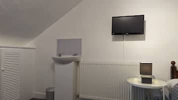 Quarto solteiro básico, banheiro compartilhado (Loft Room Single room-10) | 1 quarto