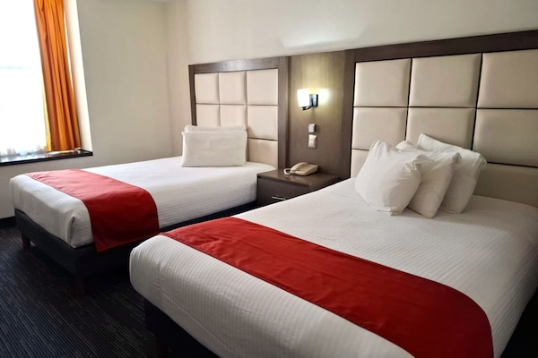 Quarto Duplo Standard | Cofre no quarto, cortinas/cortinados opacos, quartos insonorizados