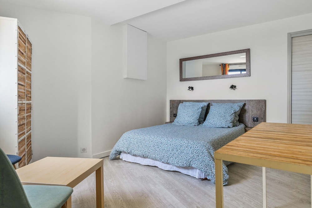 Sanary, Exceptional Sea View! In Large New T2 Villa 20 Meters From The Beach - Sanary-sur-Mer