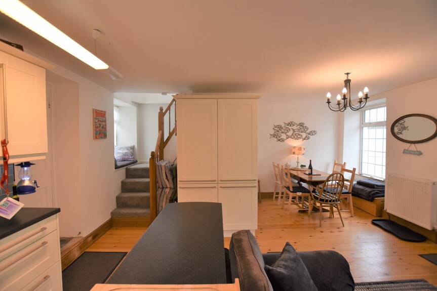 Delightful 2 Bedroom Cottage, Just Off Village Square, Sleeps 4,pets Friendly - Tywyn