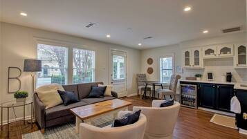 Casa de Campo de Luxo, 1 cama queen-size e sofá-cama, Vista para a cidade | Lençóis de algodão egípcio, roupa de alta qualidade, edredões de penas