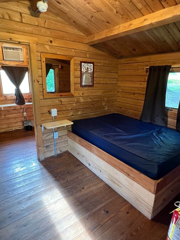 "Baker" Camping Cabin #2 | Pet Friendly - Nashville, IN