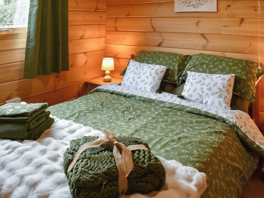 3 Bedroom Accommodation In Carlton - Selby