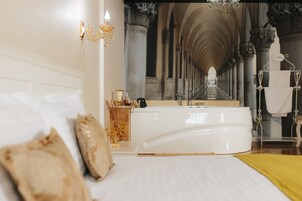 Suíte júnior | Individualmente decorados, individualmente mobiliados, escrivaninha