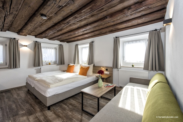 Deluxe Apartment Gisa | 1 quarto, cofres nos quartos, escrivaninha