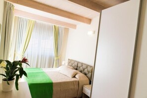 1 quarto, cortinas/cortinados opacos, quartos insonorizados