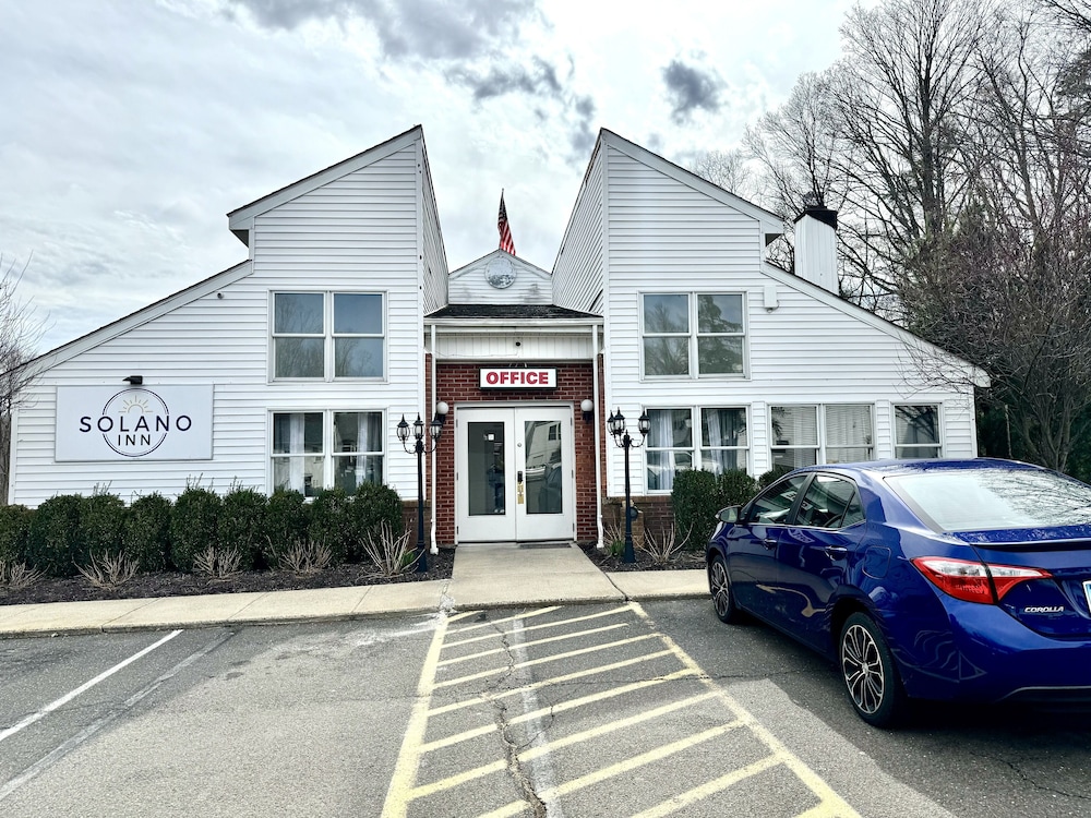 Solano Inn - Middletown, CT