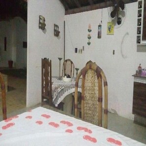 Chalé família | Op ções para refeição no quarto