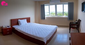 Quarto Duplo Standard para 1 Pessoa, 1 cama queen-size, Vista para a cidade, na torre | Vista do quarto