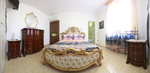 Quarto casal clássico | Frigobar, escrivaninha, Wi-Fi de cortesia