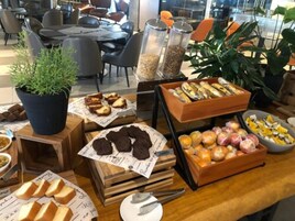 Pequeno-almoço tipo buffet diário incluído 