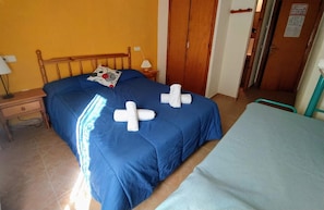 Escrivaninha, Wi-Fi de cortesia, roupa de cama