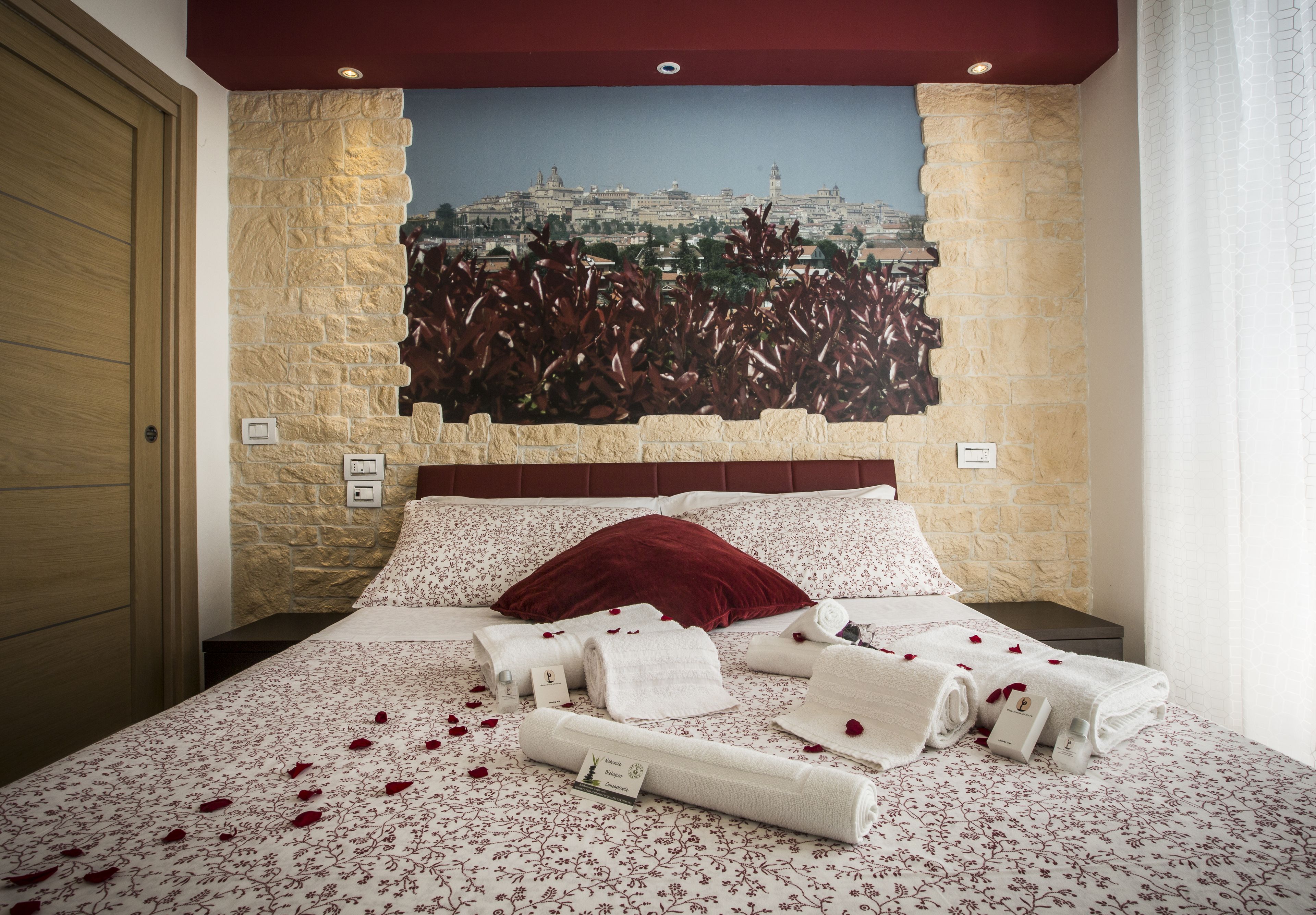 Apartamento Superior, 2 quartos, vista para a colina | Quartos insonorizados, ferro/tábua de engomar, Wi-fi grátis 