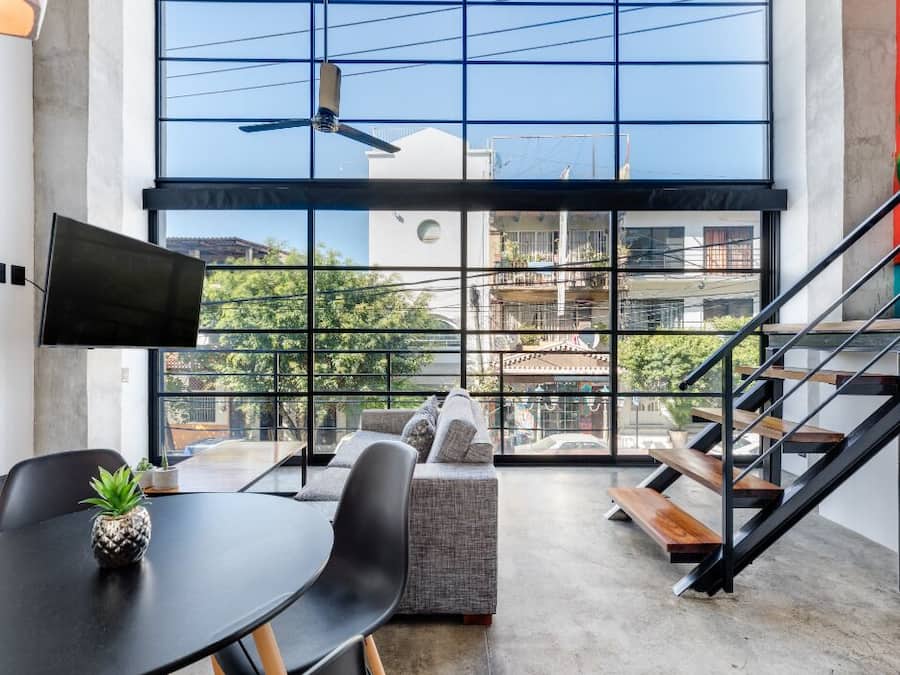 Loft, 1 cama king-size e sofá-cama, não fumadores (Loft 201) | Sala de estar | Smart TV