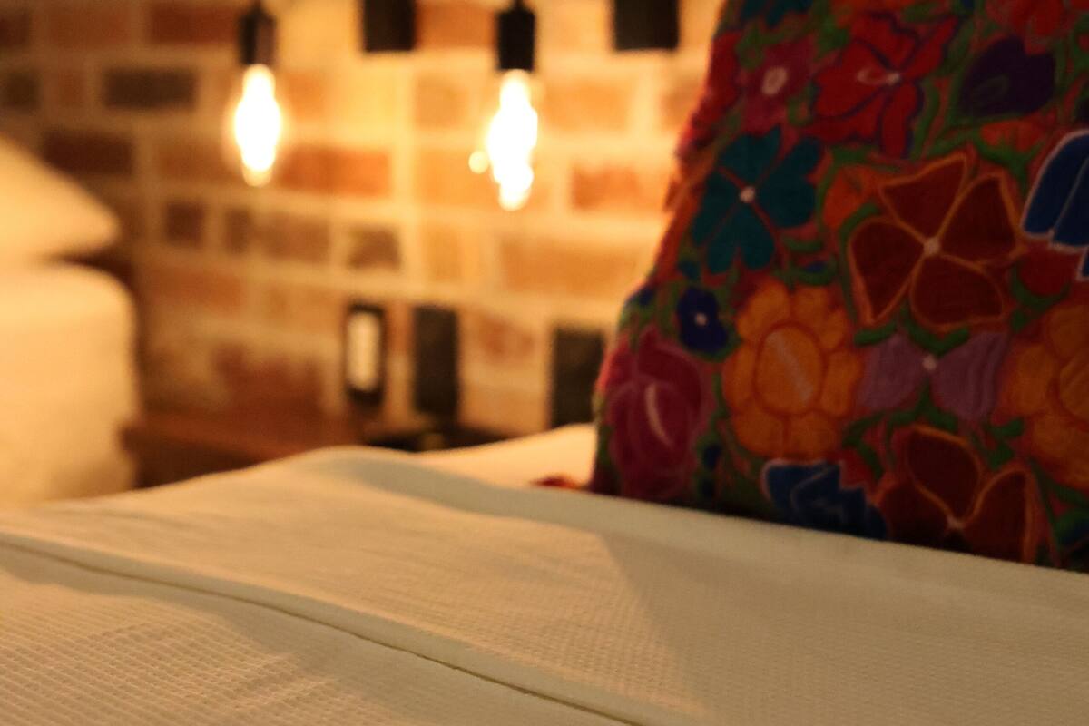 Quarto, 2 camas individuais (Suite 102) | Roupa de alta qualidade, camas de colchão viscoelástico 