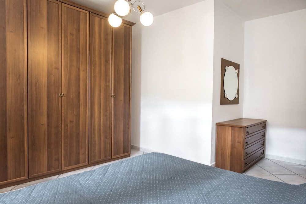 N203 - Numana, Large Three-room Apartment With Porch - Numana
