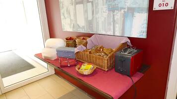 Café da manhã continental todos os dias (EUR 6 por pessoa)