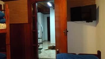 Frigobar, ferros/tábuas de passar roupa, Wi-Fi de cortesia