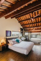Suite de Luxo, vista para o rio | Minibar, cofre no quarto, secretária, cortinas/cortinados opacos