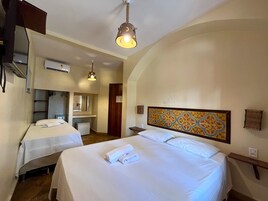 QUARTO TRIPLO | Frigobar, cofres nos quartos, Wi-Fi de cortesia, roupa de cama