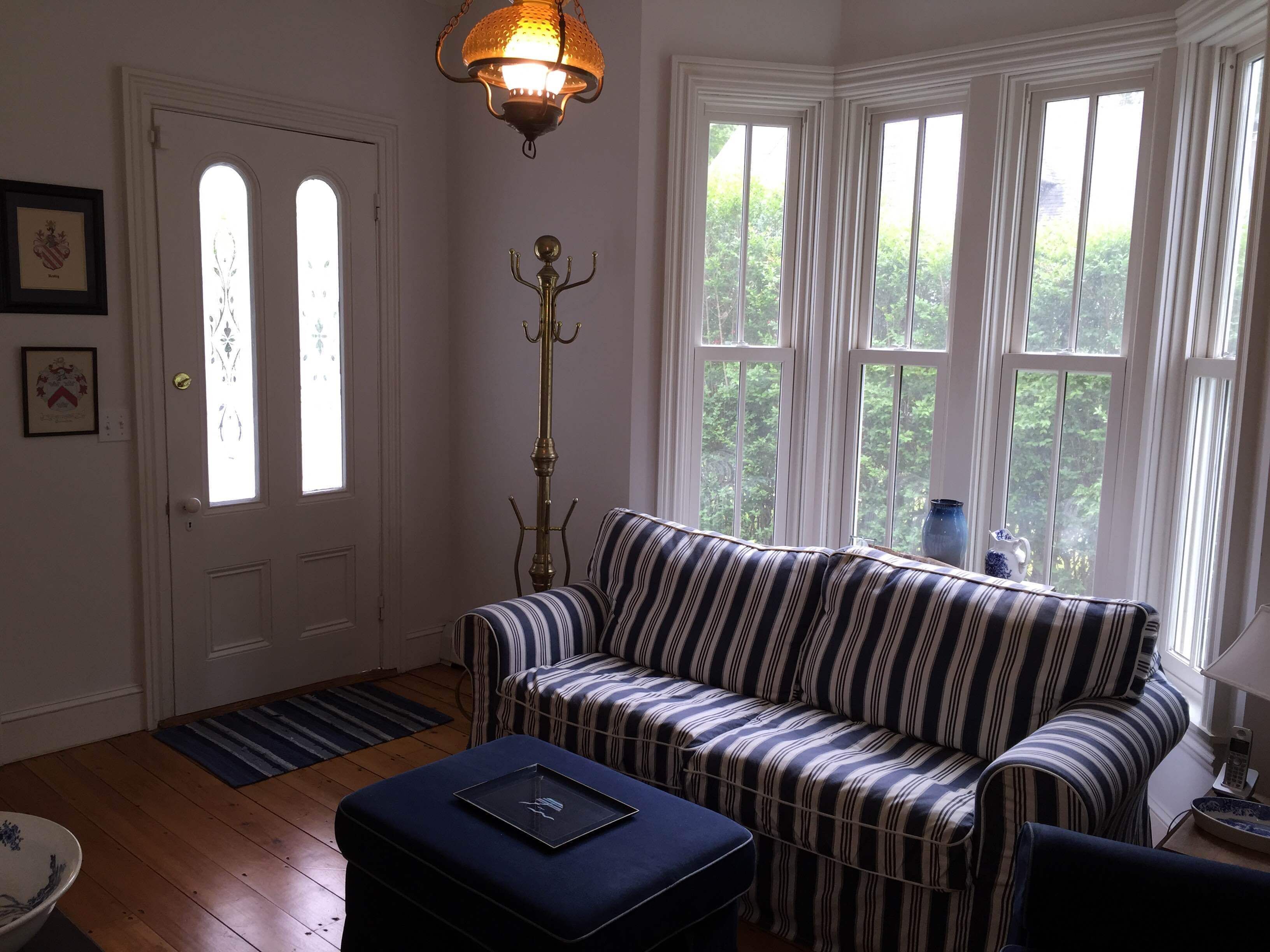 New England Cottage By The Bay, Wrap-around Porch, Access To A Shell Beach - Jamestown, RI