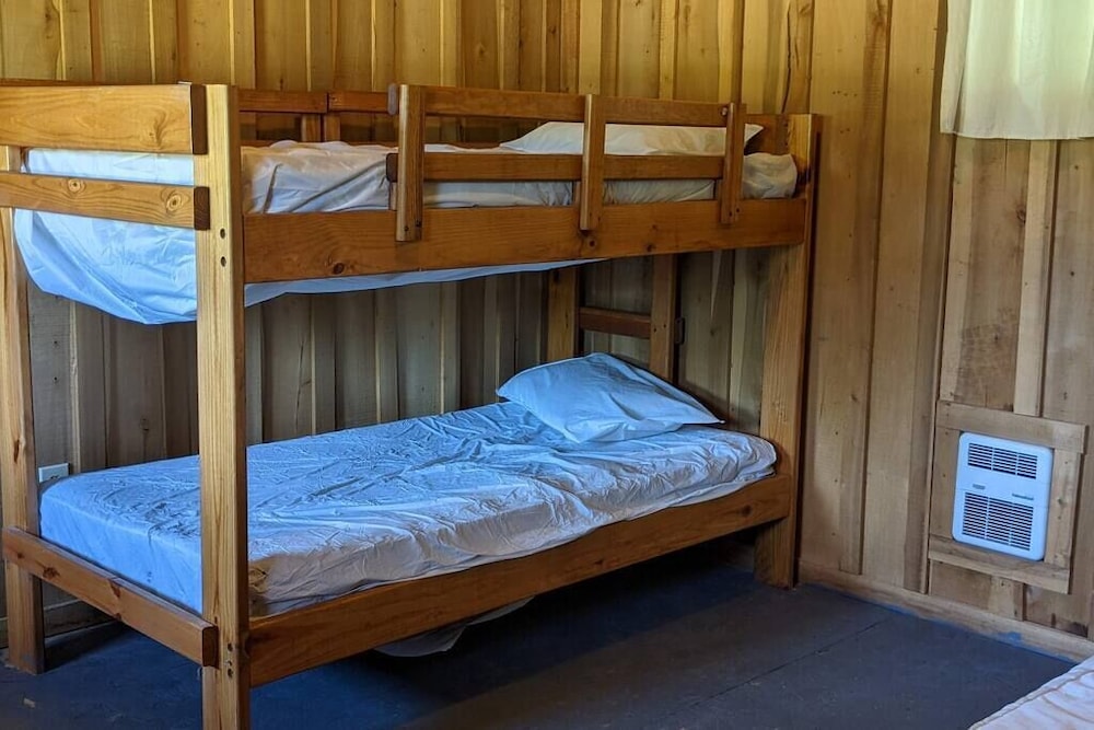 "Tom T" Camping Cabin #10 | Pet Friendly - Indiana
