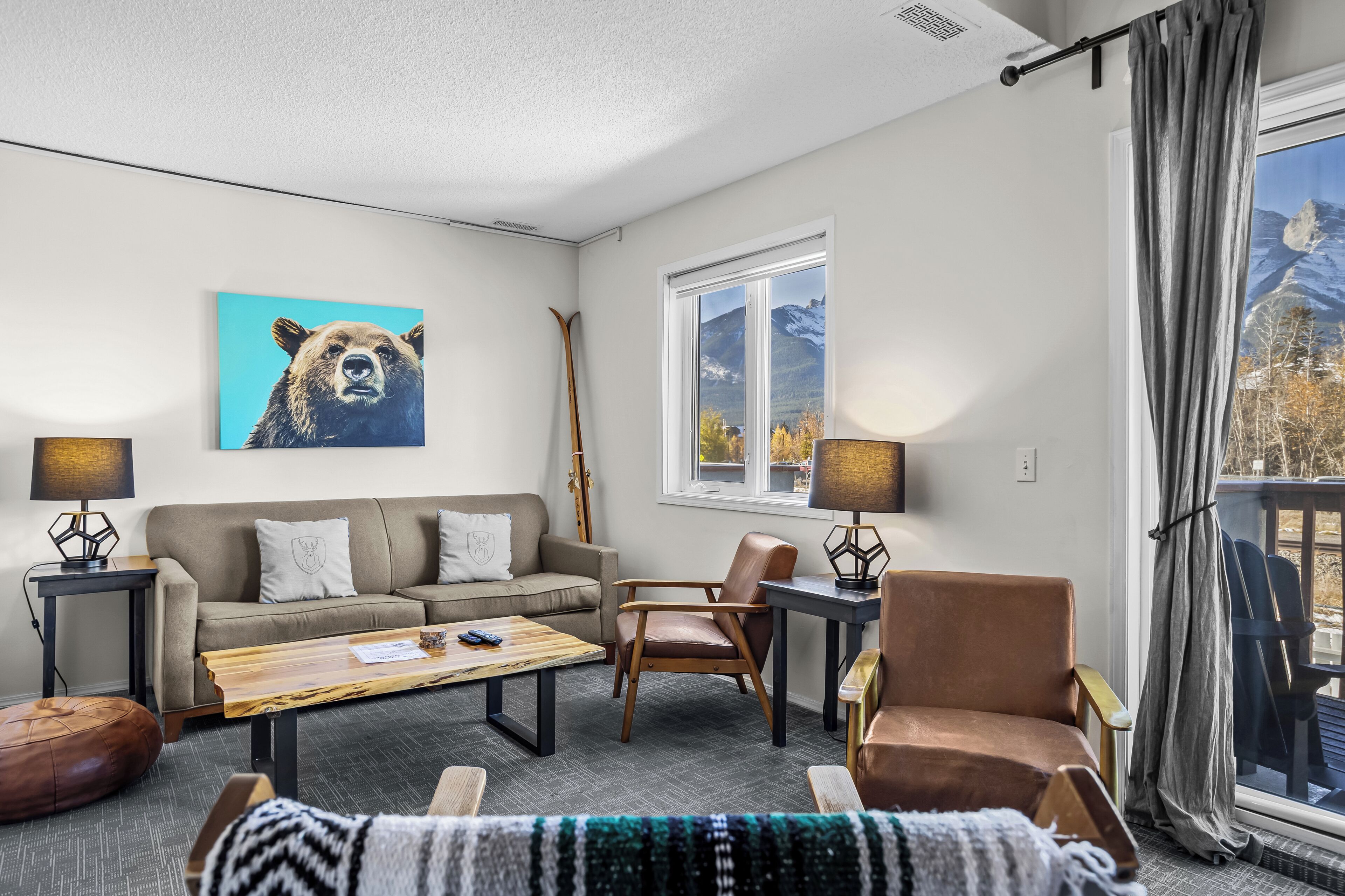 Air Conditioned Mount Rundle View Townhouse - Downtown Canmore - Canmore