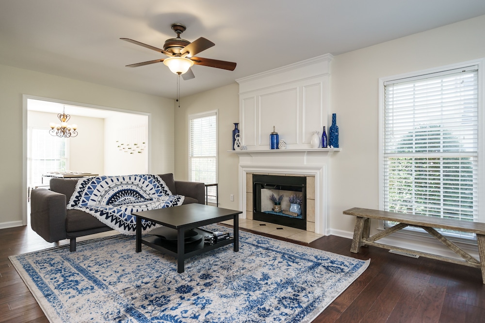2 Story 2000 Sqf Private Home! - Raleigh Durham Cary Rdu - Apex, NC