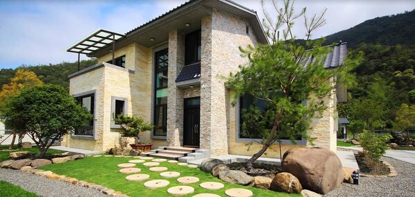 Fachada da propriedade