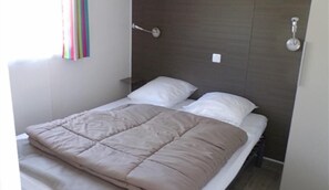 Trailer, 2 quartos (Confort +) | Individualmente decorados, individualmente mobiliados