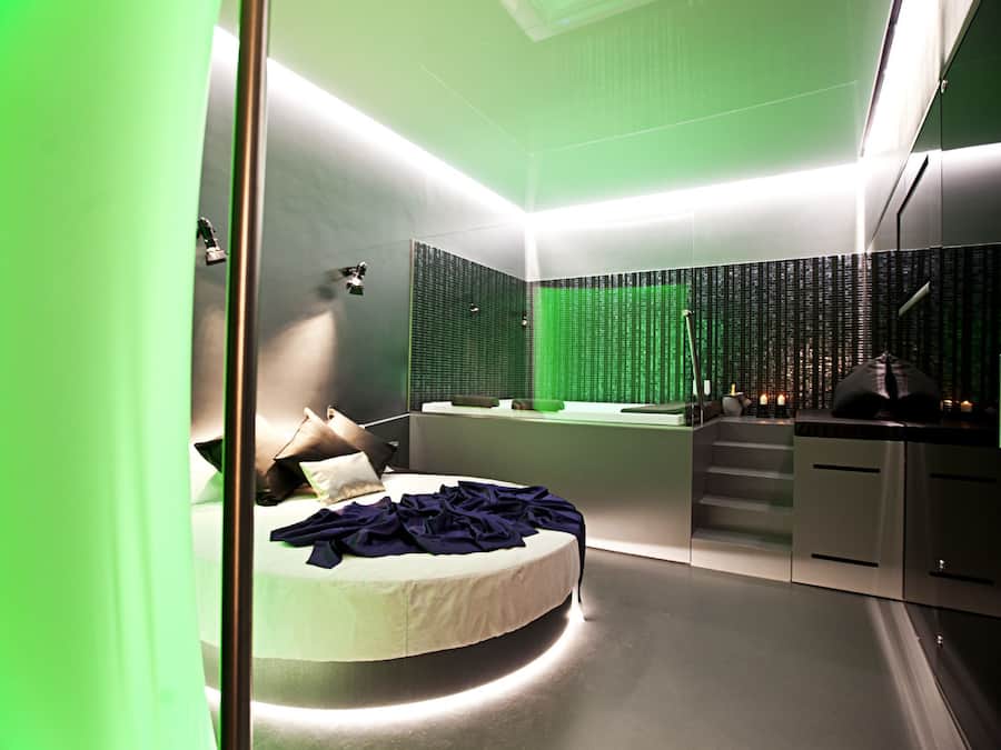 Suíte, banheira de hidromassagem | Frigobar, cofres nos quartos, Wi-Fi de cortesia