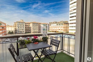 Quarto Clássico com Cama de Casal, 1 cama king-size, Vista para a cidade | Vista do quarto