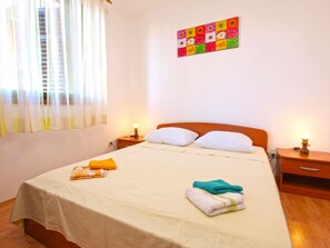 Apartamento standard, 1 quarto (990/2950) | 1 quarto, Wi-Fi de cortesia, roupa de cama