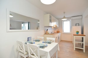 Apartamento Standard, 1 quarto (0442) | Refeições no quarto