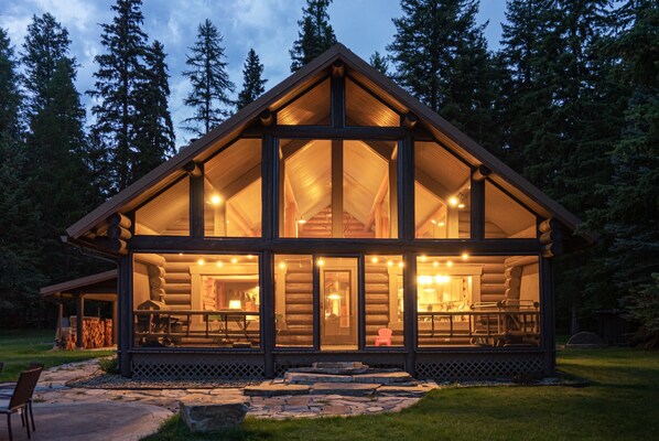 Middle Thompson Lake Log Cabin No wifi or cell service, connect with ...