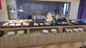 Buffet de pequeno-almoço