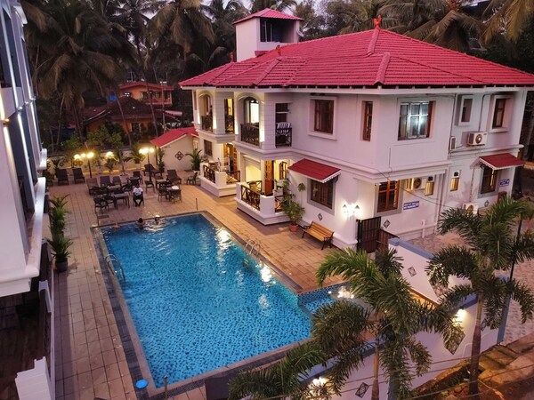 Coastal Suites Apart-hotel - Goa