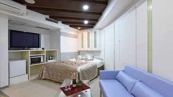 Quarto Básico, 1 cama de casal, não fumadores | 1 quarto, quartos insonorizados, Wi-fi grátis, roupa de cama fornecida